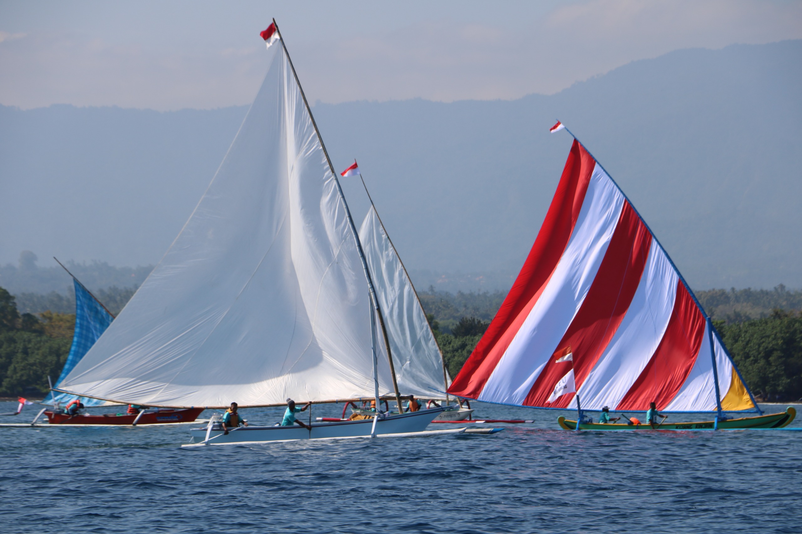 Lomba Perahu Layar di Buleleng, Simbol Semangat Bahari